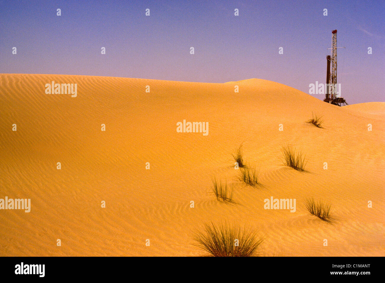 United arab emirates oil rig hi-res stock photography and images - Alamy