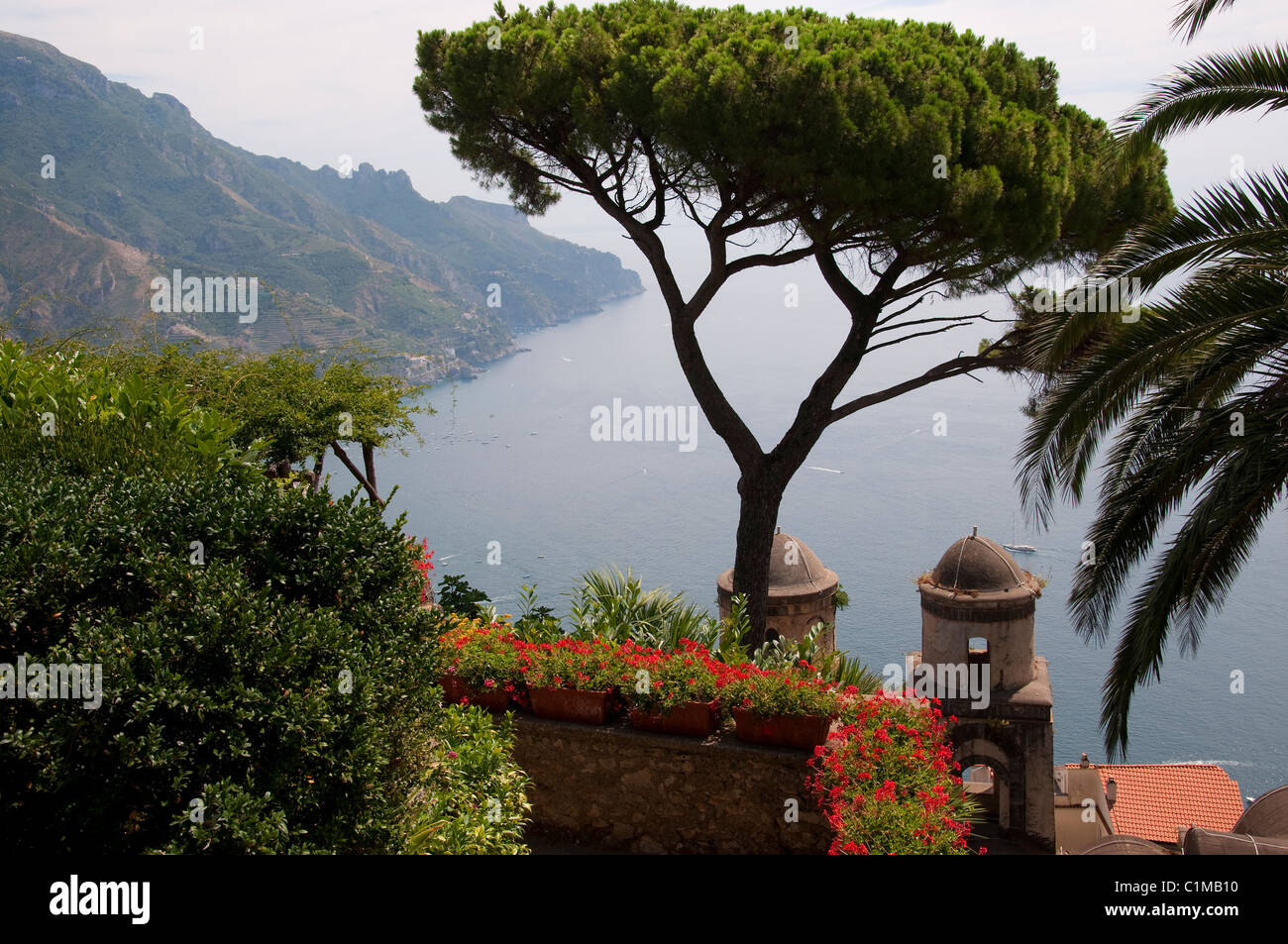 Amalfi coast plates hi-res stock photography and images - Alamy
