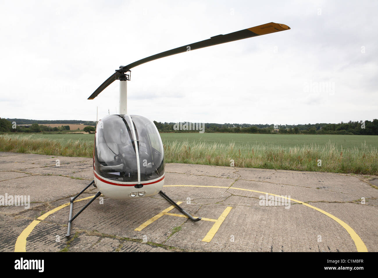Robinson r22 helicopter hi-res stock photography and images - Alamy