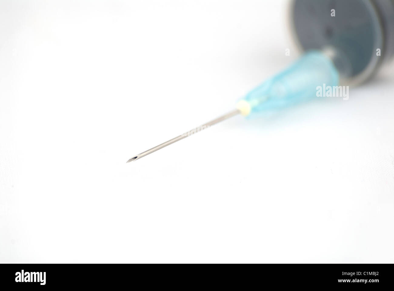 Needle and syringe Stock Photo - Alamy
