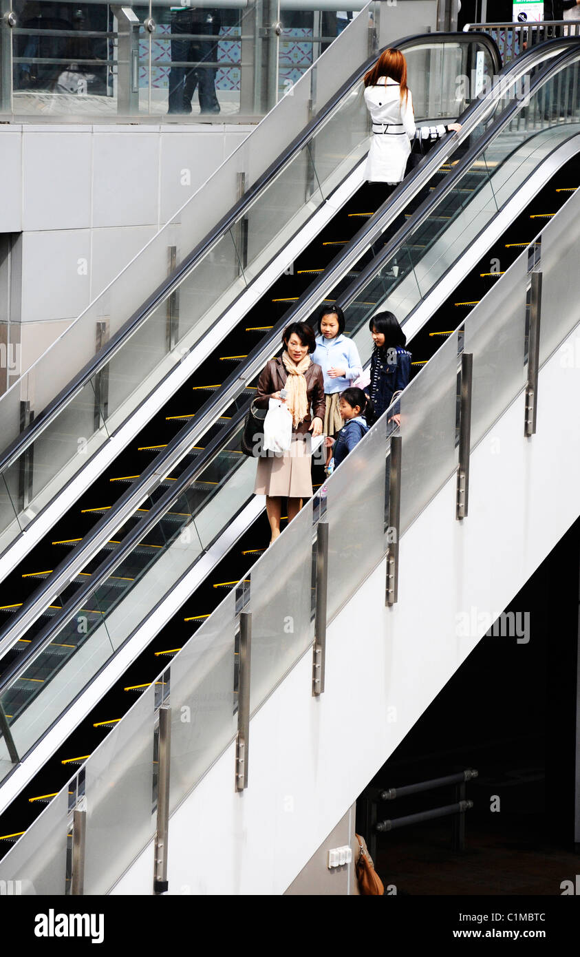 Escalator japan hi-res stock photography and images - Alamy