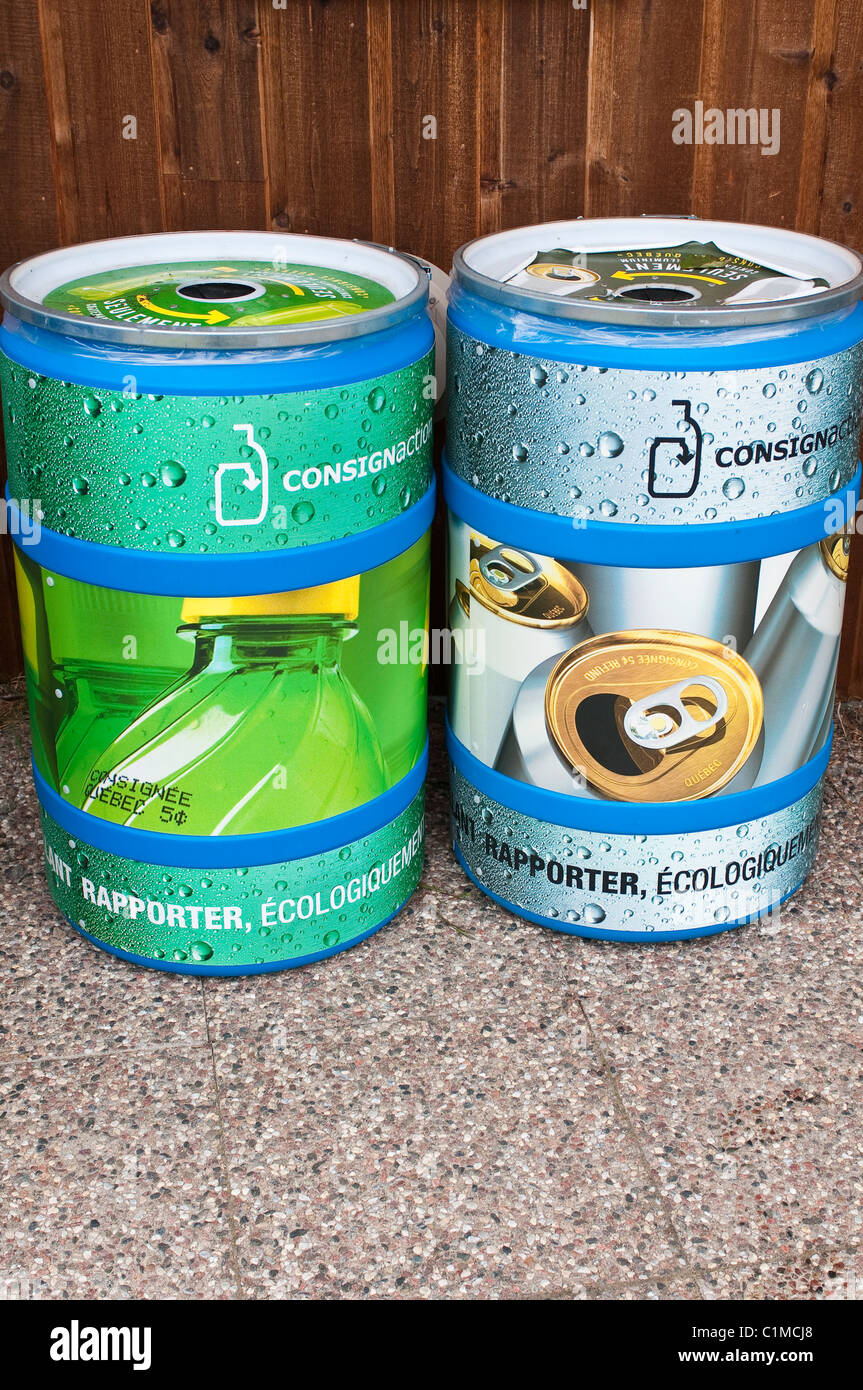 Quebec, Canada. Recycling bins Stock Photo - Alamy