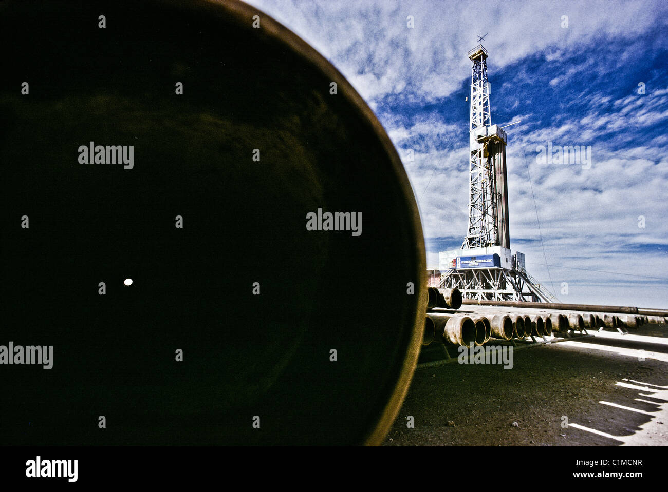 Oil rig viewed from drill pipe or drill stem stack Stock Photo - Alamy