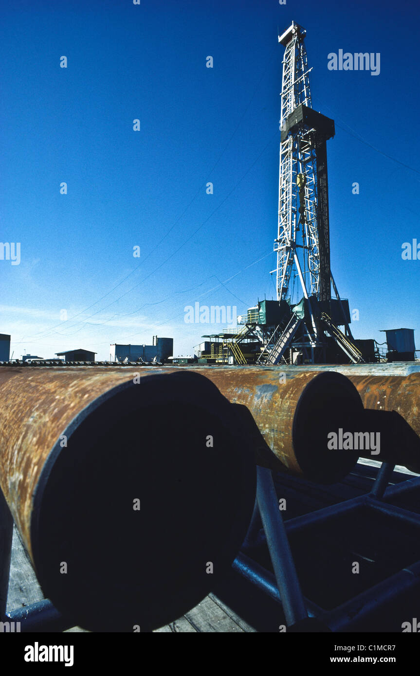 Oil rig viewed from drill pipe or drill stem stack Stock Photo - Alamy