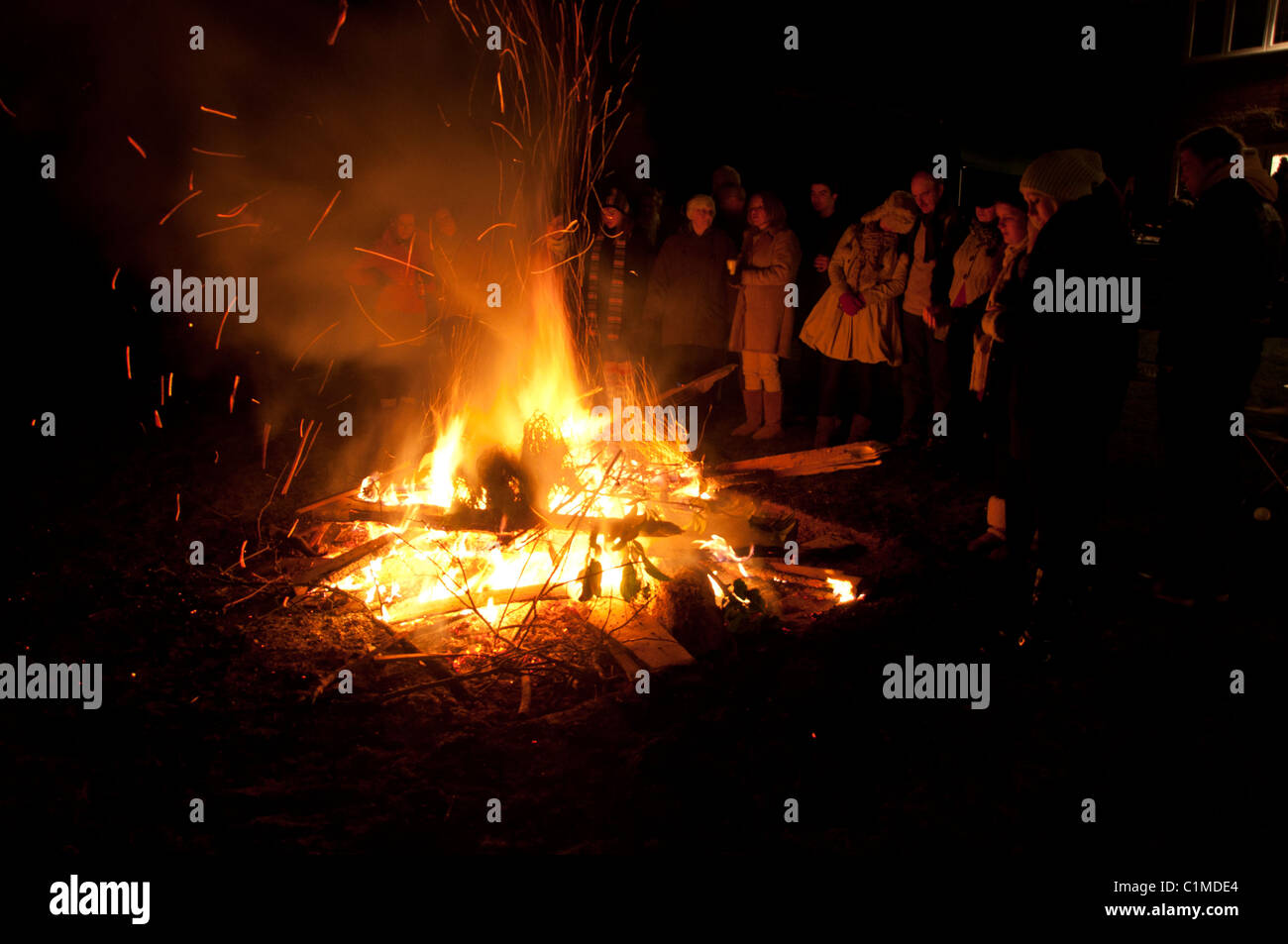 Bonfire night family hi-res stock photography and images - Alamy