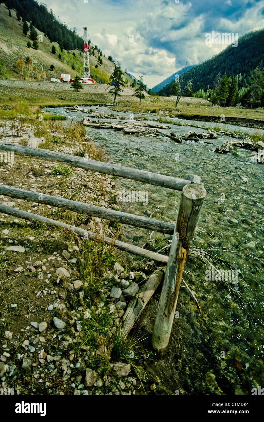 Oil rig in the mountains of Wyoming, USA Stock Photo - Alamy