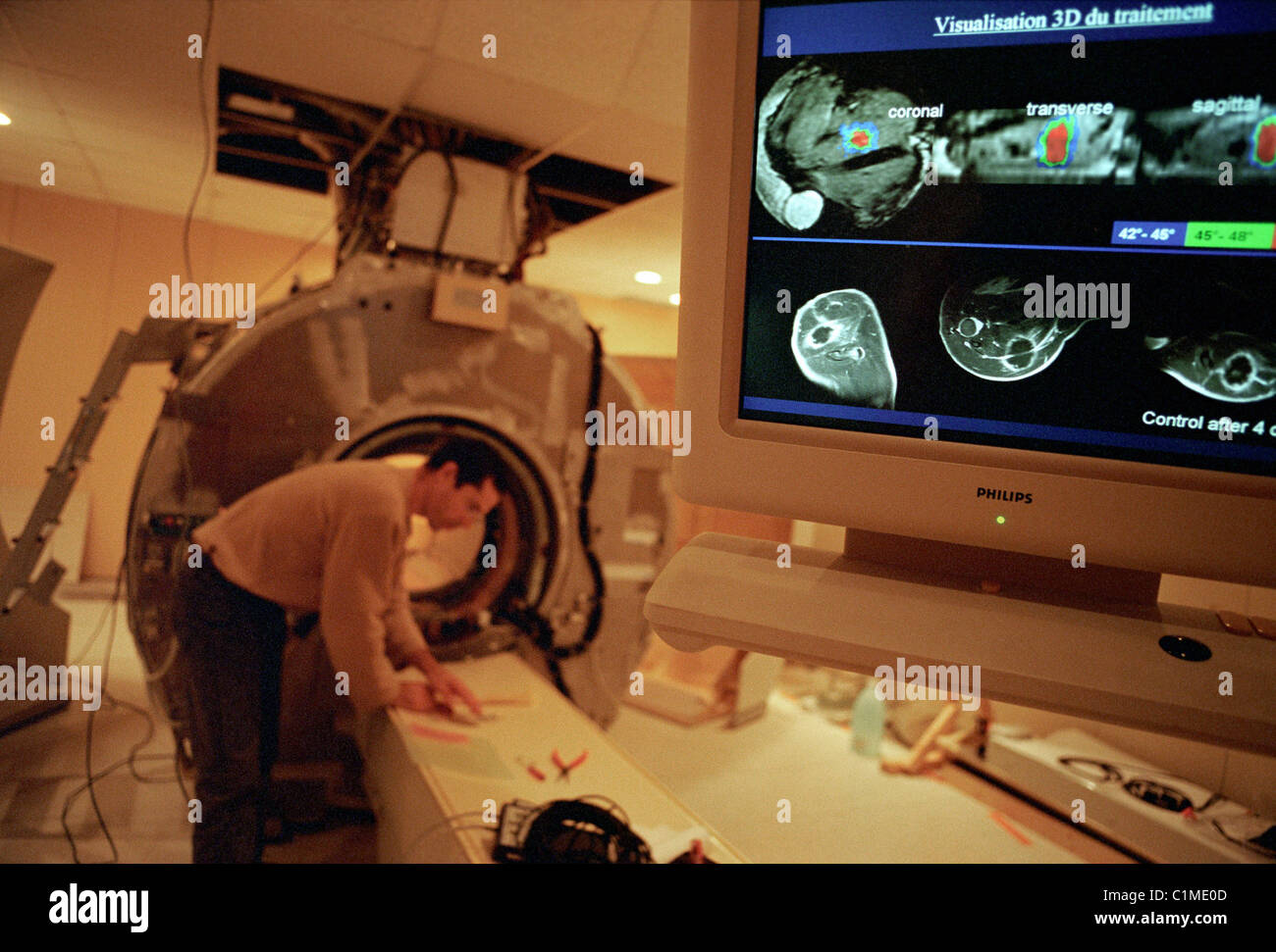 France, Gironde, Bordeaux, MRI Centre, a MRI repairing Stock Photo - Alamy