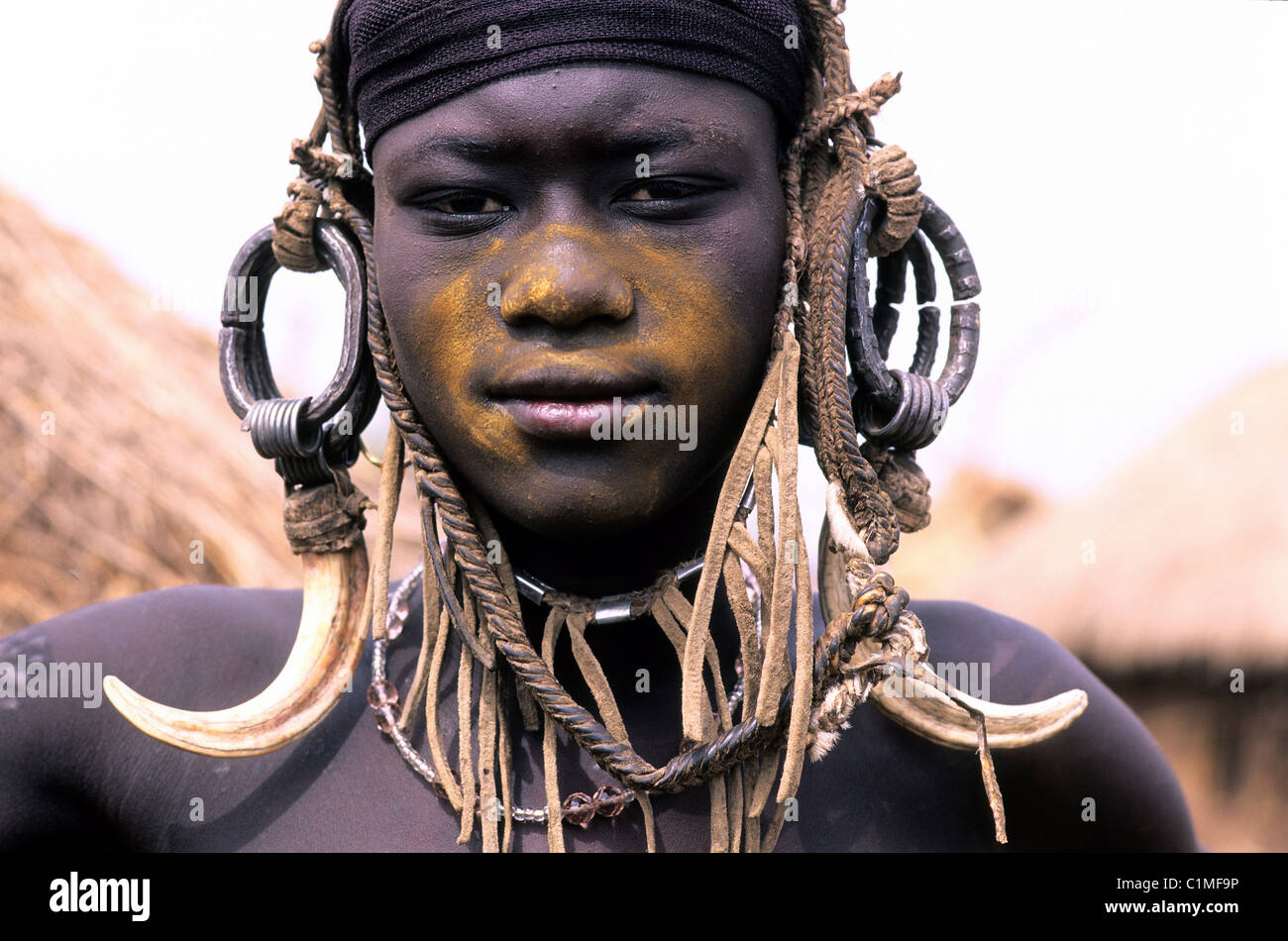 Ethiopia, the Omo valley, Mago national park, man of the mursi tribe ...