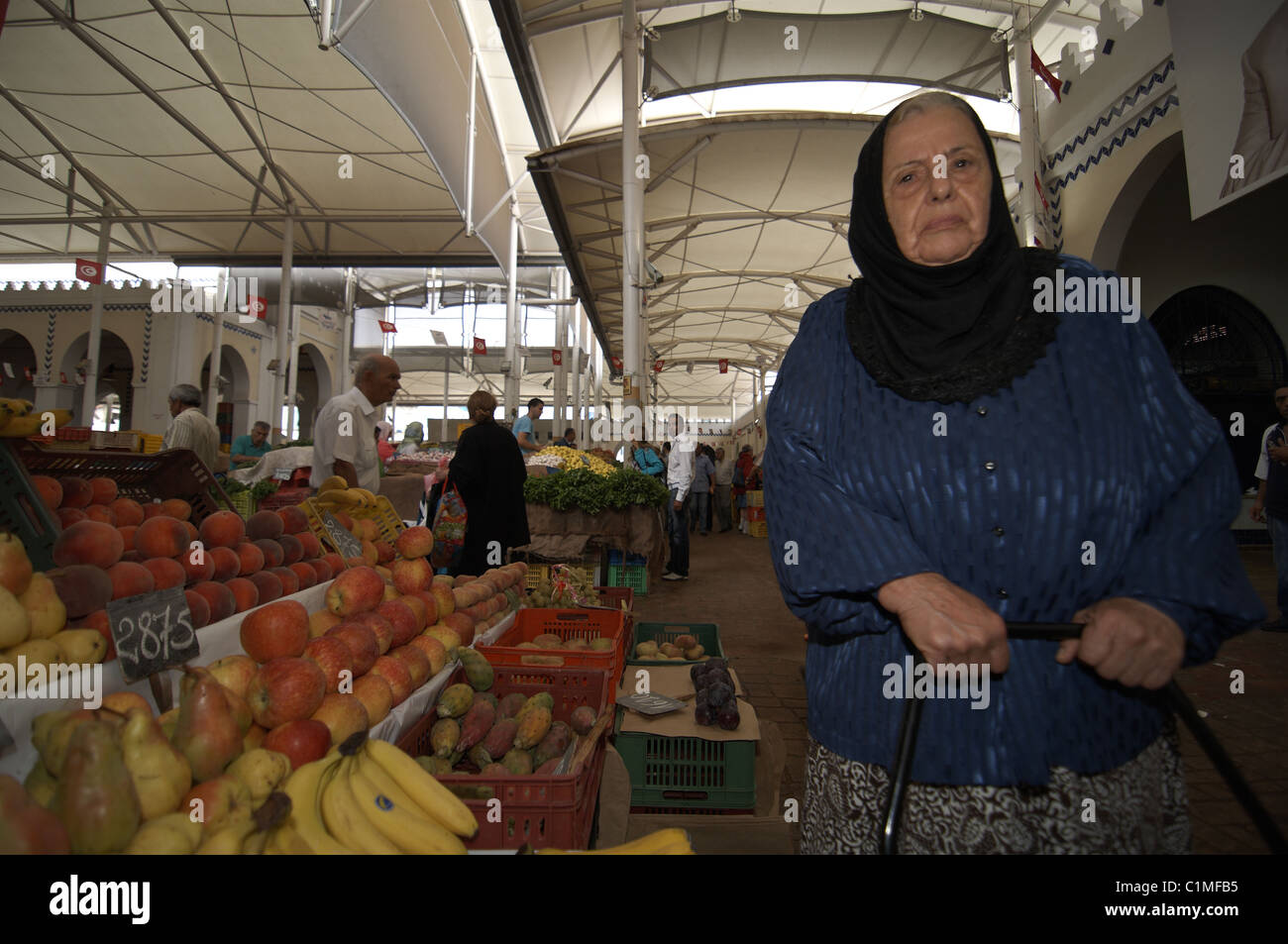 Tunisia tunis food market fruit indoor hi-res stock photography and ...