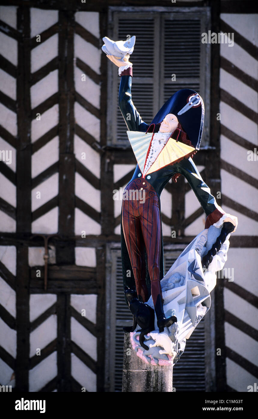 France, Yonne, Auxerre, place Charles Surugue, fountain in Cadet ...