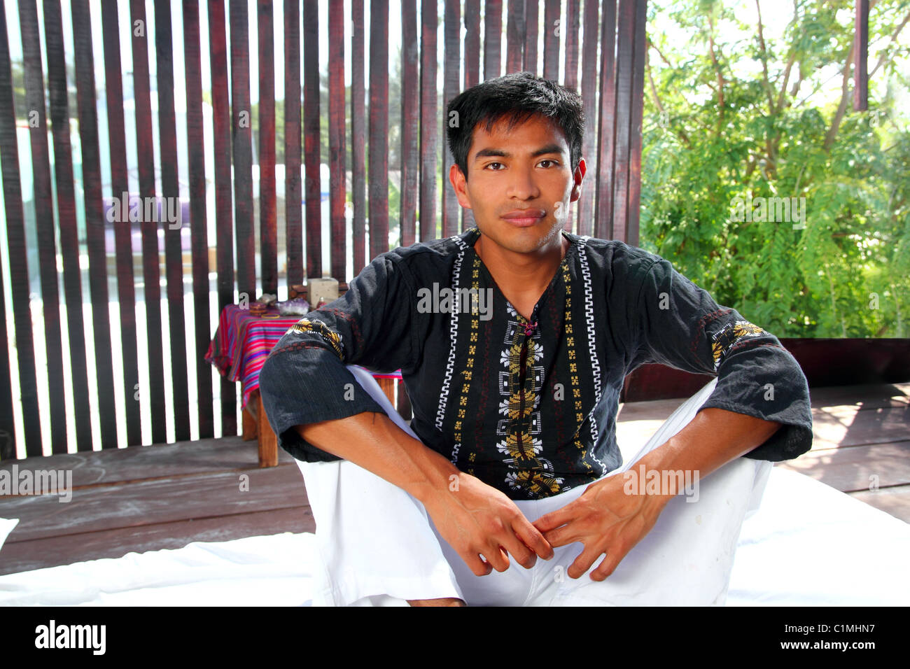 Mayan indian native man in jungle Latin American hut portrait Stock ...