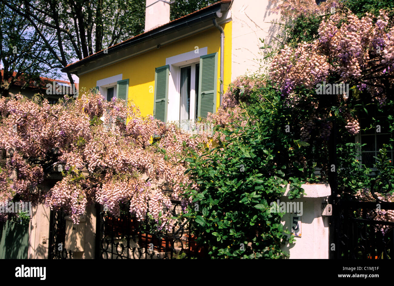 France, Paris, Mouzaïa district Stock Photo - Alamy