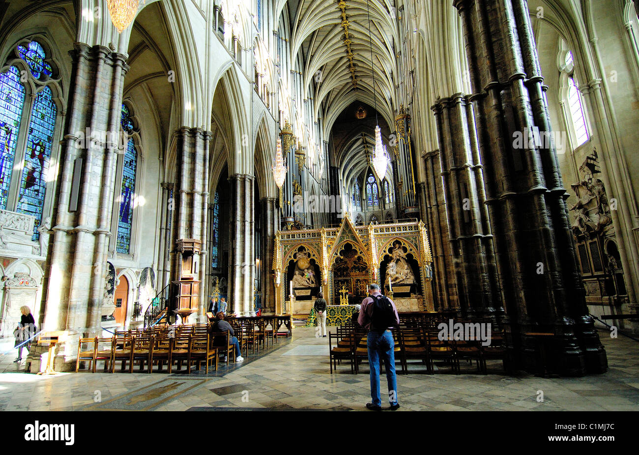 The nave westminster abbey hi-res stock photography and images - Alamy