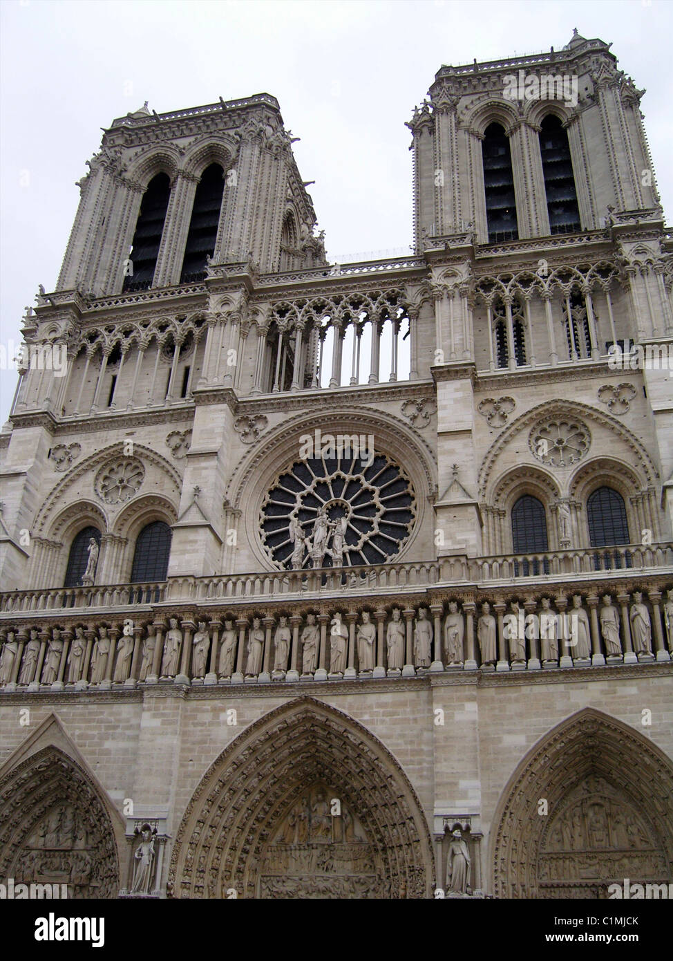 Paris front hi-res stock photography and images - Alamy