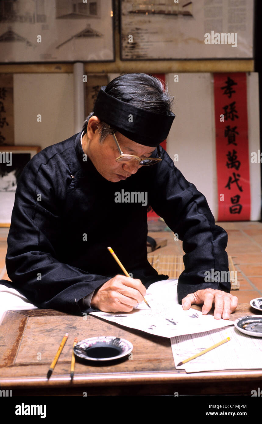 Vietnam hanoi calligraphy hi-res stock photography and images - Alamy