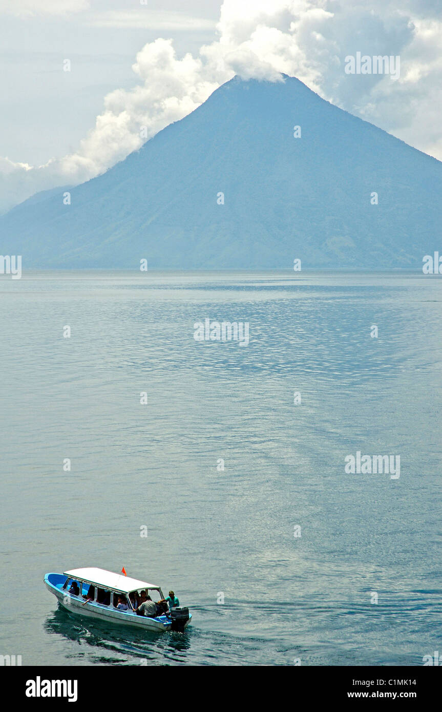 Surrounded by volcanoes hi-res stock photography and images - Alamy