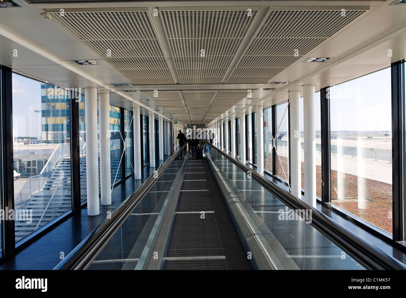 Geneva and paris hi-res stock photography and images - Alamy