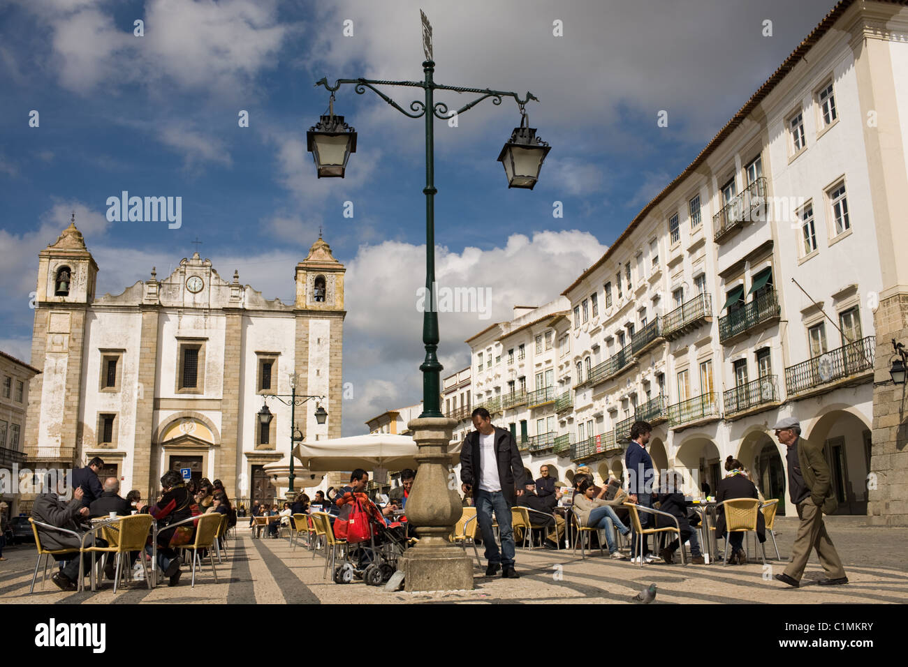 Visiting the historic center of evora hi-res stock photography and ...