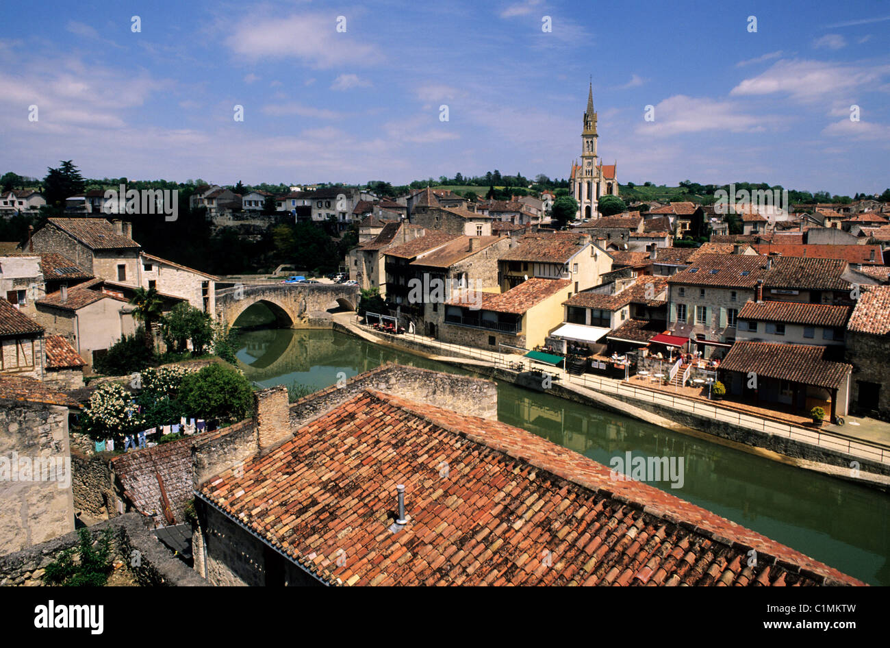 France, Lot et Garonne, Nerac, river Baïse crosses this medieval ...