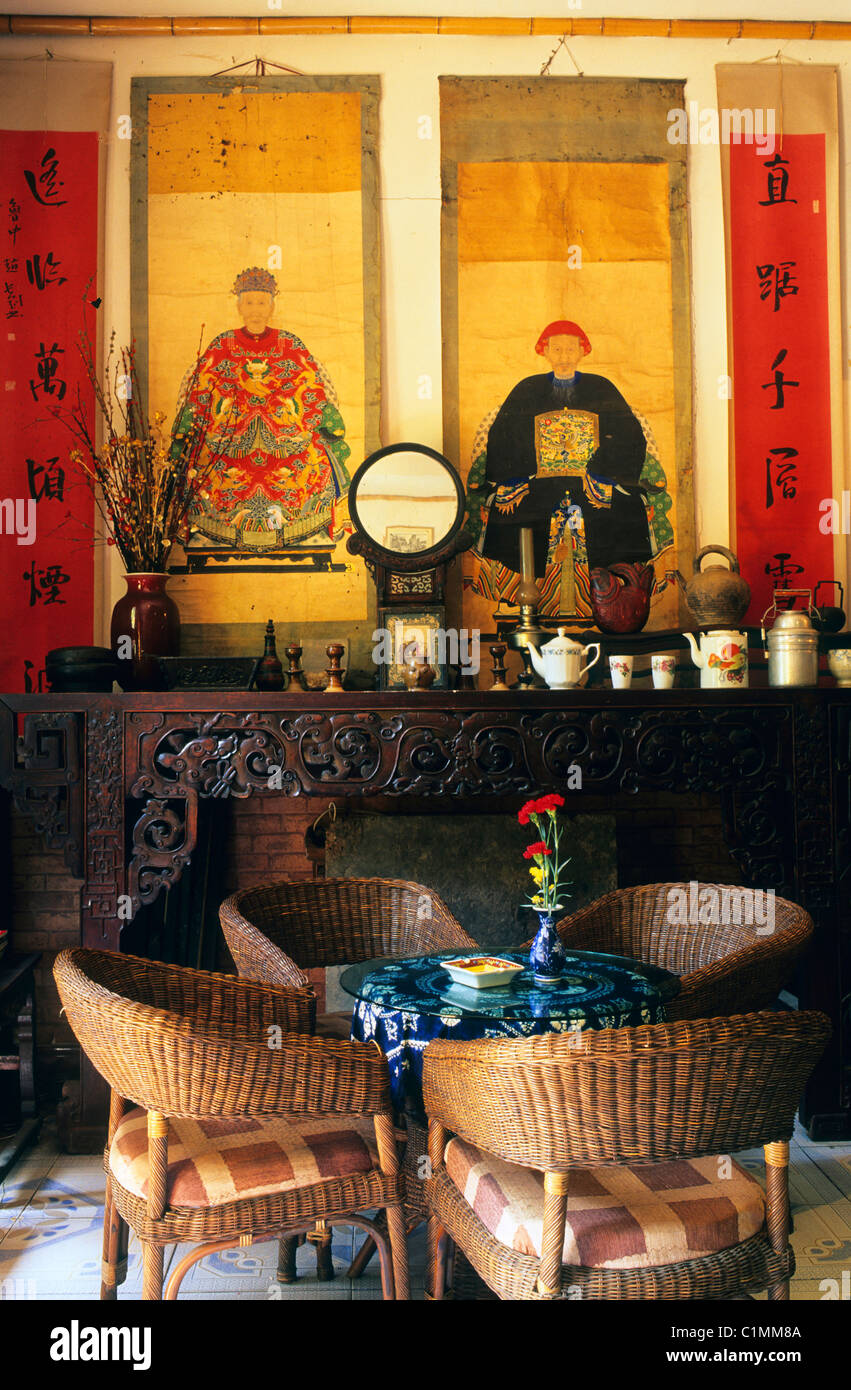 China yunnan province kunming restaurant hi-res stock photography and ...