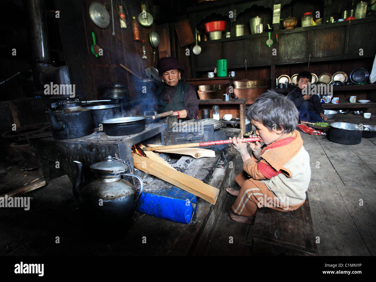 Traditional indigenous house hi-res stock photography and images - Alamy