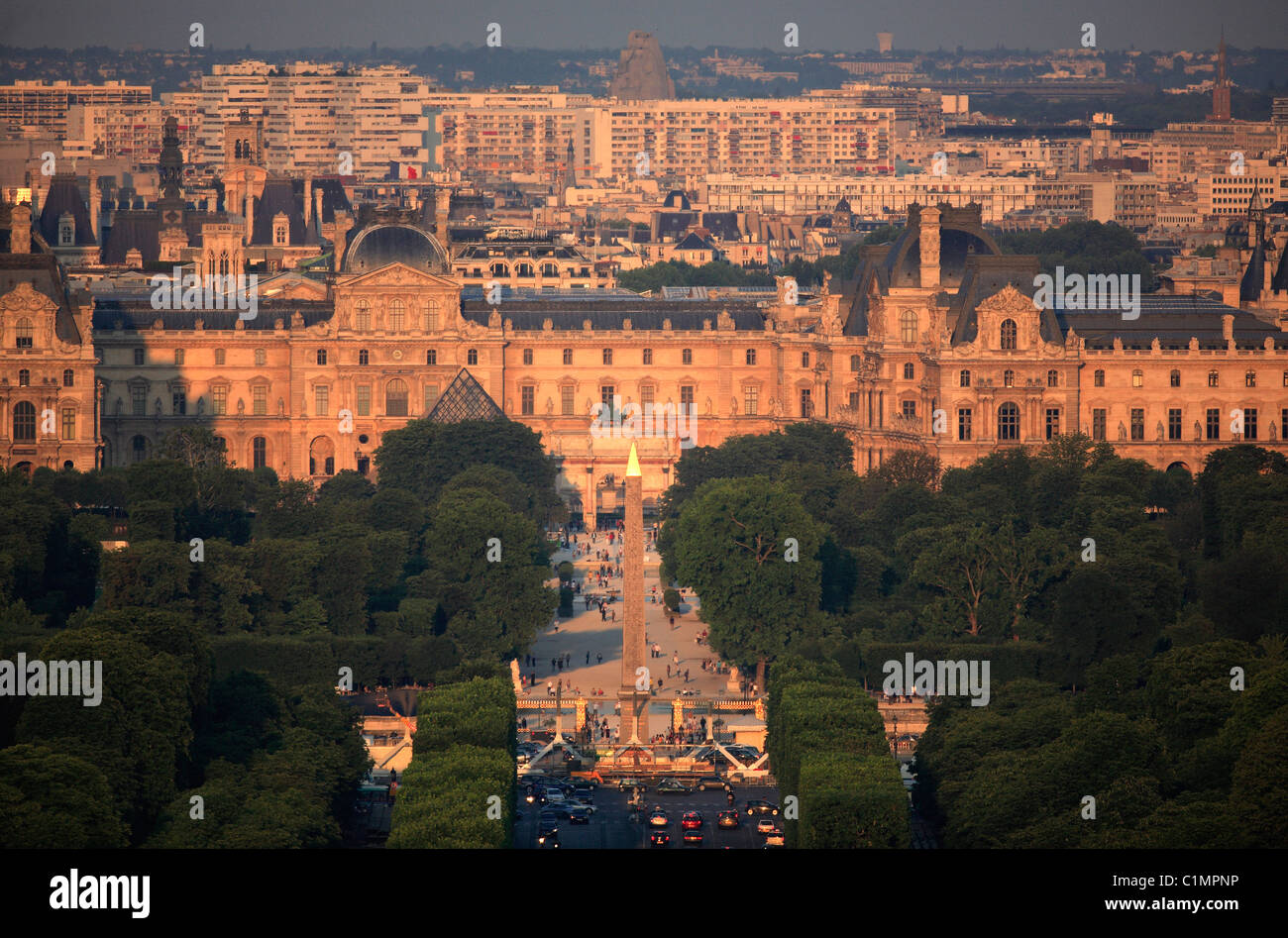 France, Paris, view of the Concorde Square et the Louvre Stock Photo ...