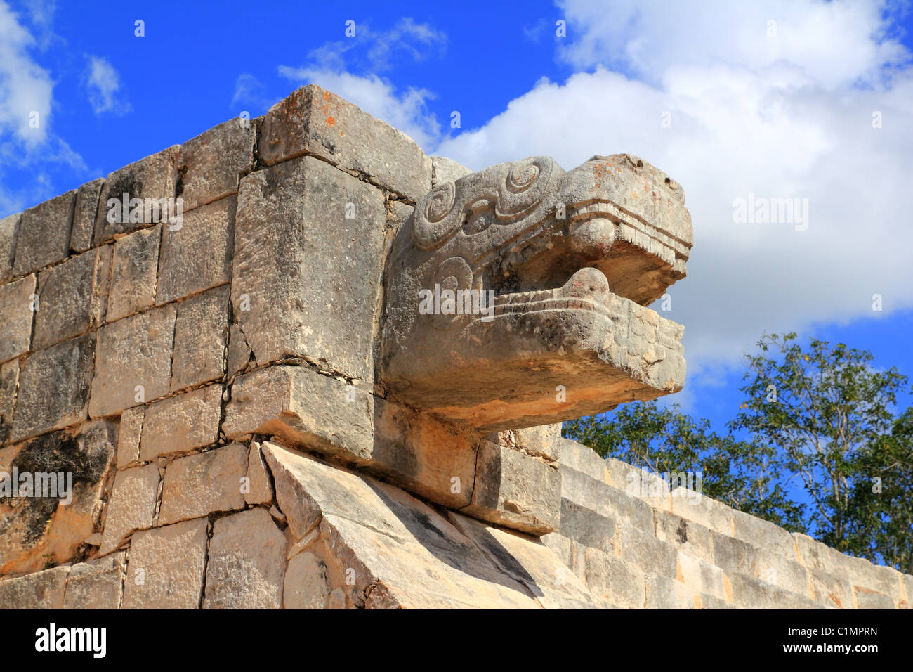 Chichen Itza serpent snake Mayan ruins Mexico Yucatan Stock Photo - Alamy