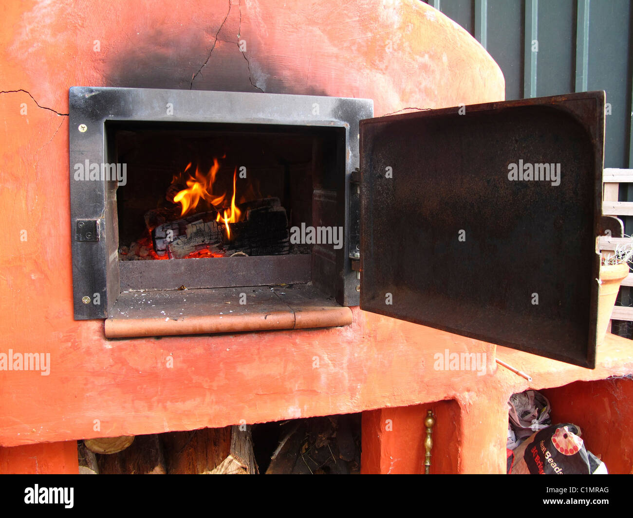 Old ovens hi-res stock photography and images - Alamy