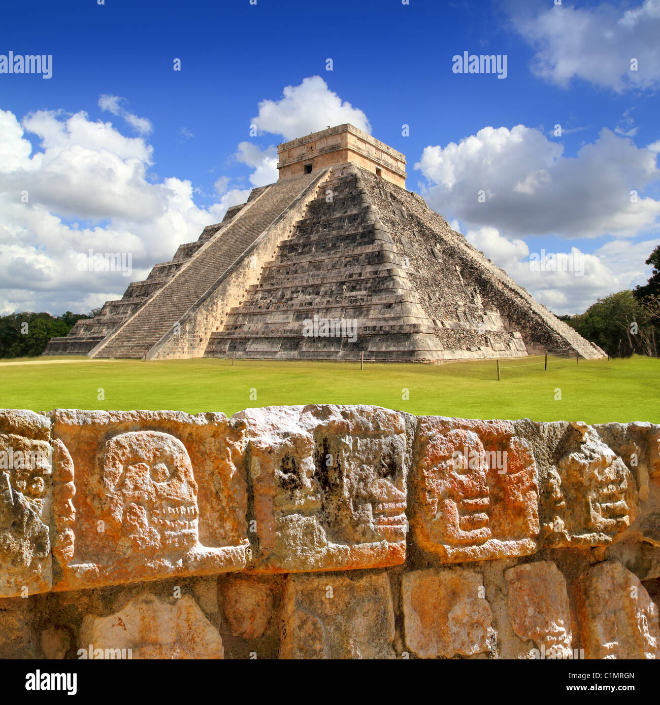 Chichen Itza Tzompantli the Wall of Skulls and Kukulkan pyramid El ...