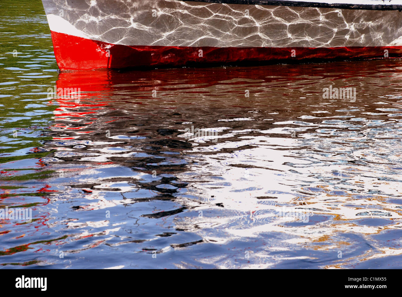 Boat reflections water hi-res stock photography and images - Alamy