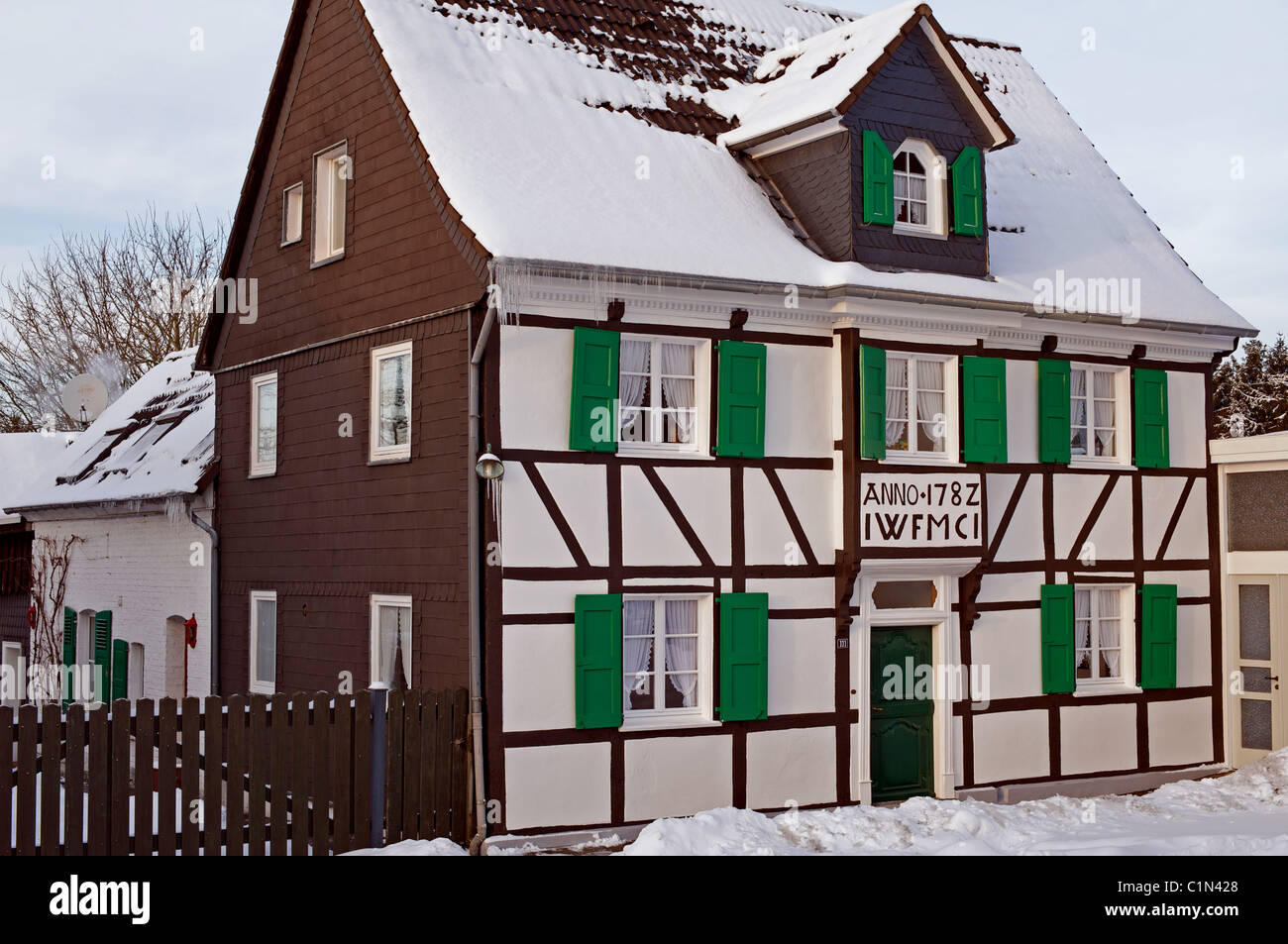 Traditional german house hi-res stock photography and images - Alamy