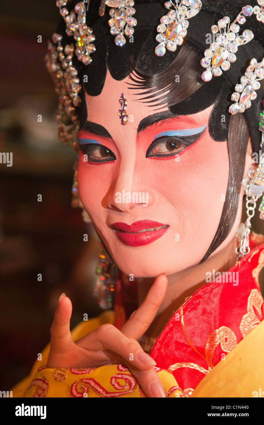 Chinese opera hi-res stock photography and images - Alamy