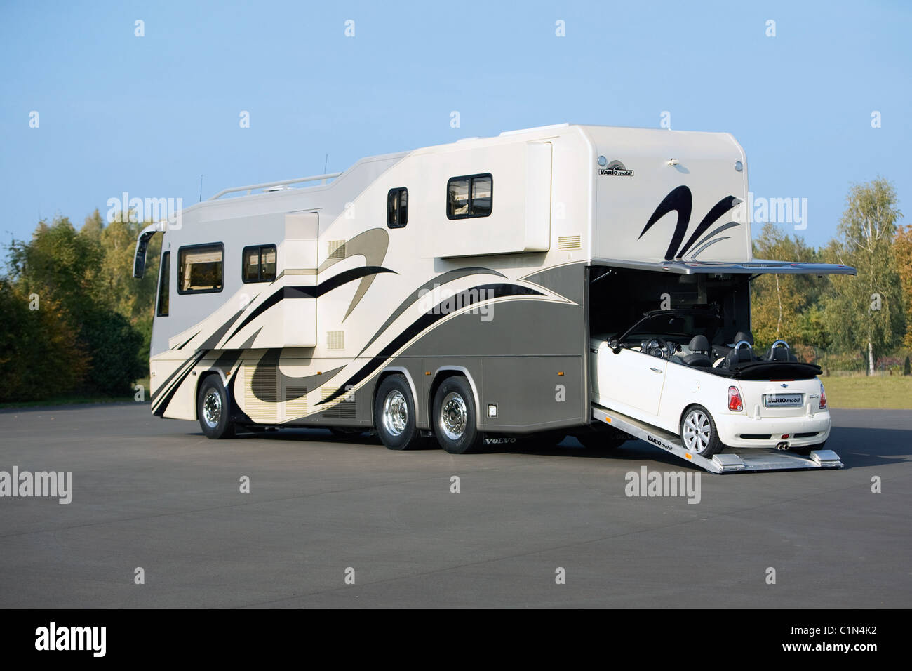 Luxury on the open road This luxury motorhome has everything a house ...
