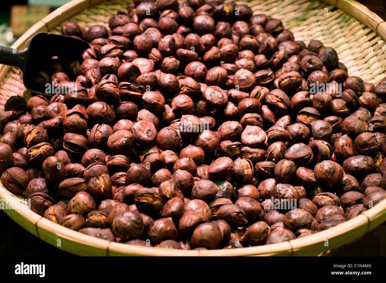 Roasted chestnuts hi-res stock photography and images - Alamy