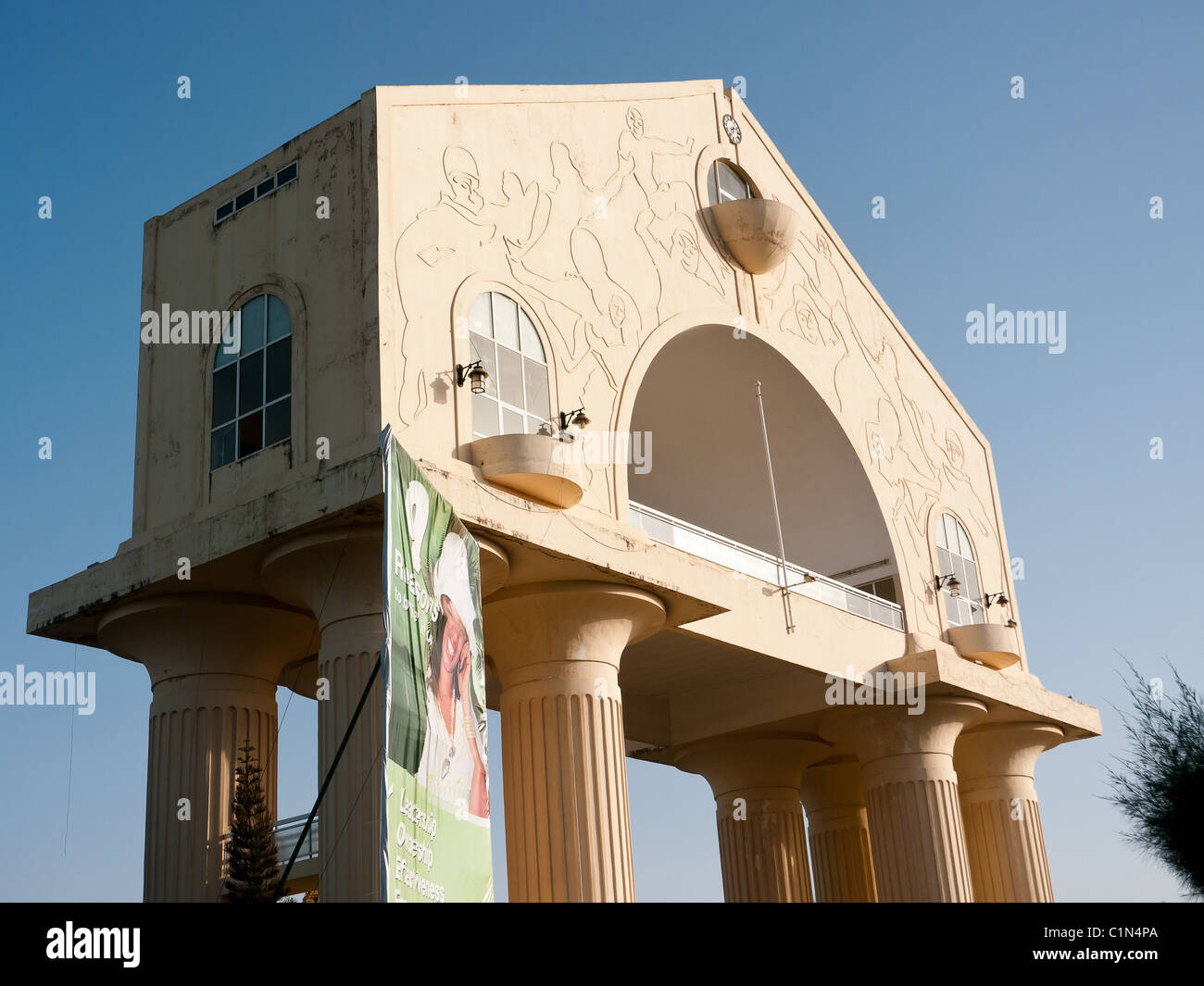 Gateway to the west statue hi-res stock photography and images - Alamy