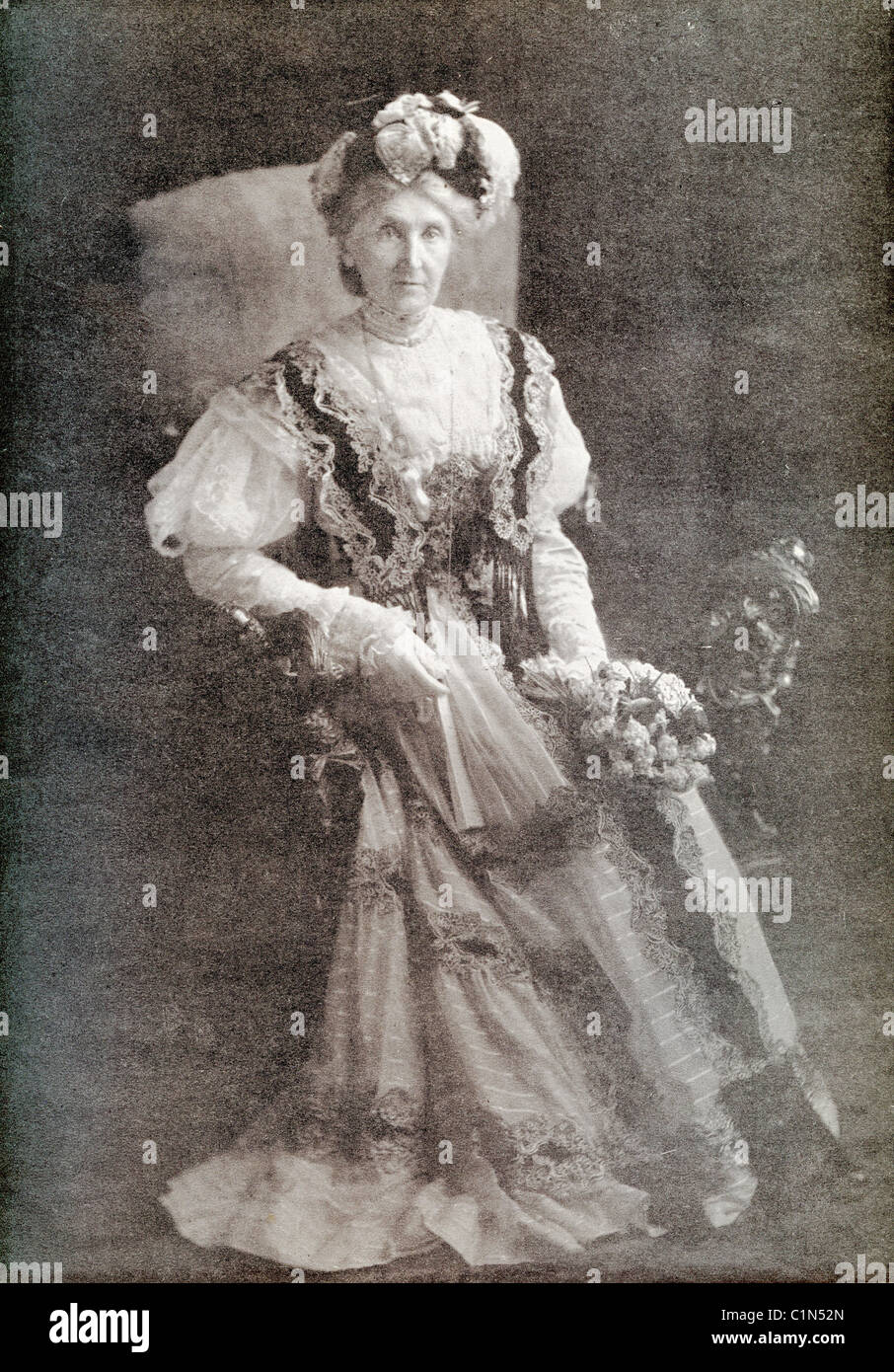 Woman female photograph hi-res stock photography and images - Alamy