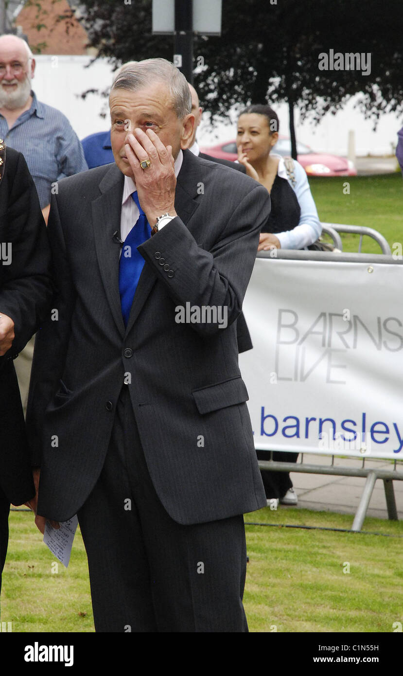 Dickie Bird attends the unveiling his statue in Church Lane, Barnsley ...