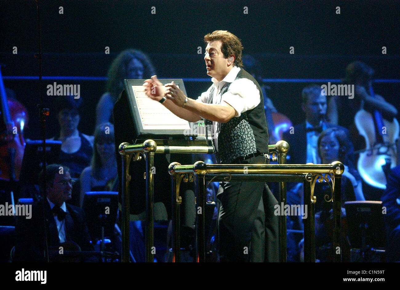 Jeff Wayne Jeff Wayne's 'War of the Worlds' (Musical Version) live held ...