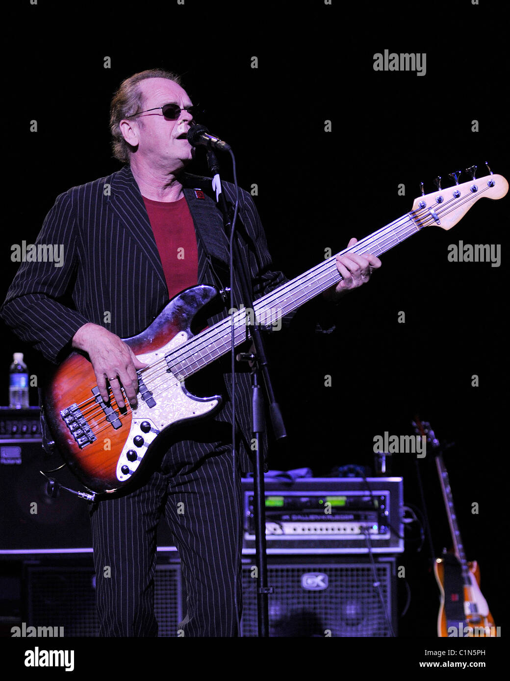 Average white band hi-res stock photography and images - Alamy