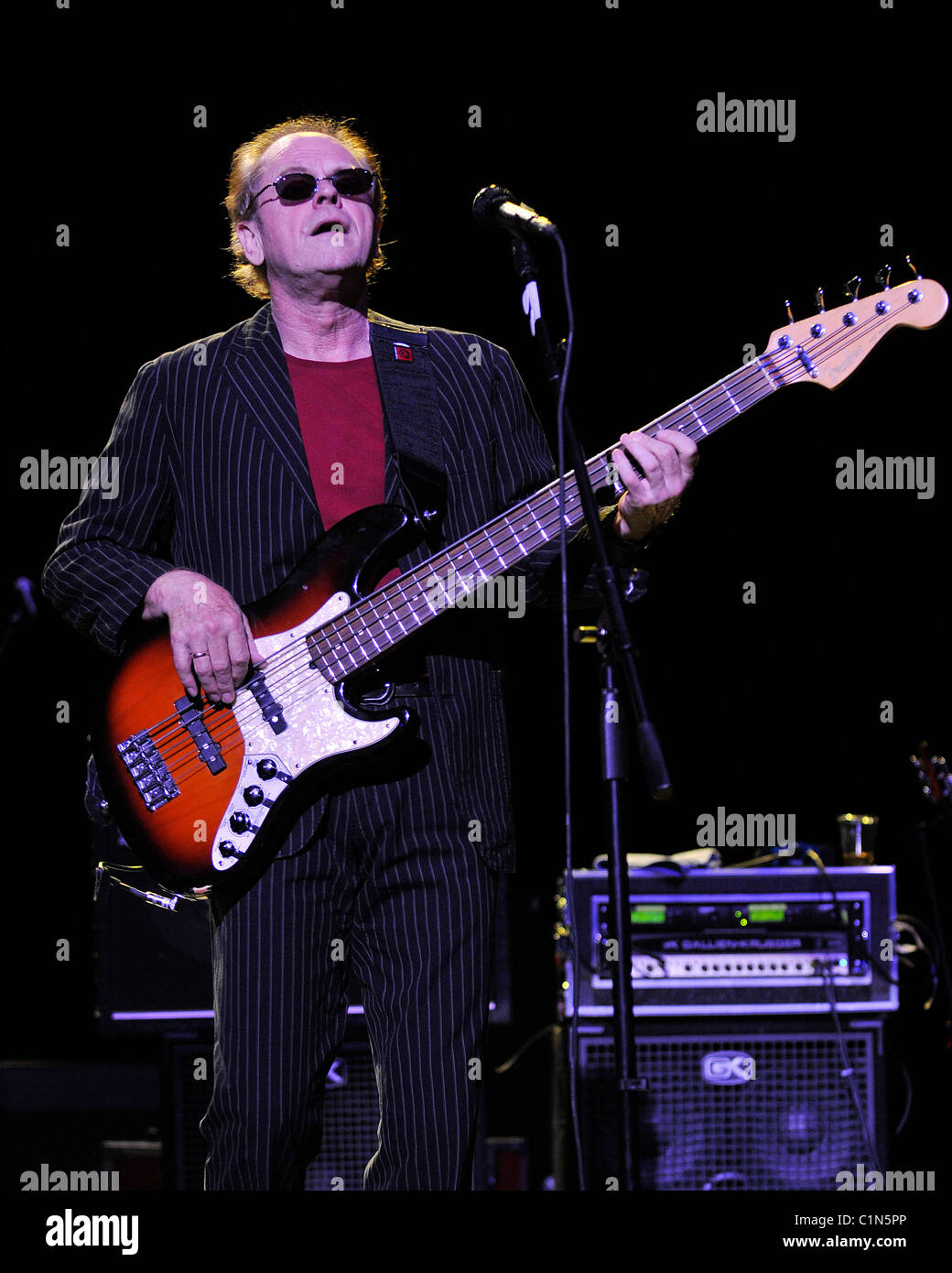 Average white band gorrie hi-res stock photography and images - Alamy