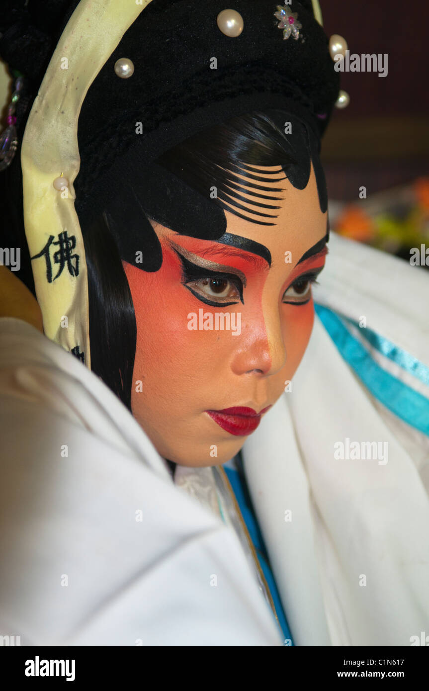 Chinese opera performer backstage in Bangkok, Thailand Stock Photo - Alamy
