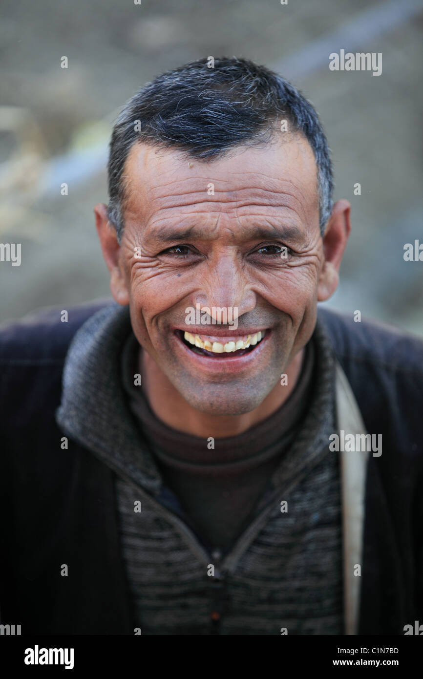 Nepali man in the Himalaya Nepal Stock Photo - Alamy