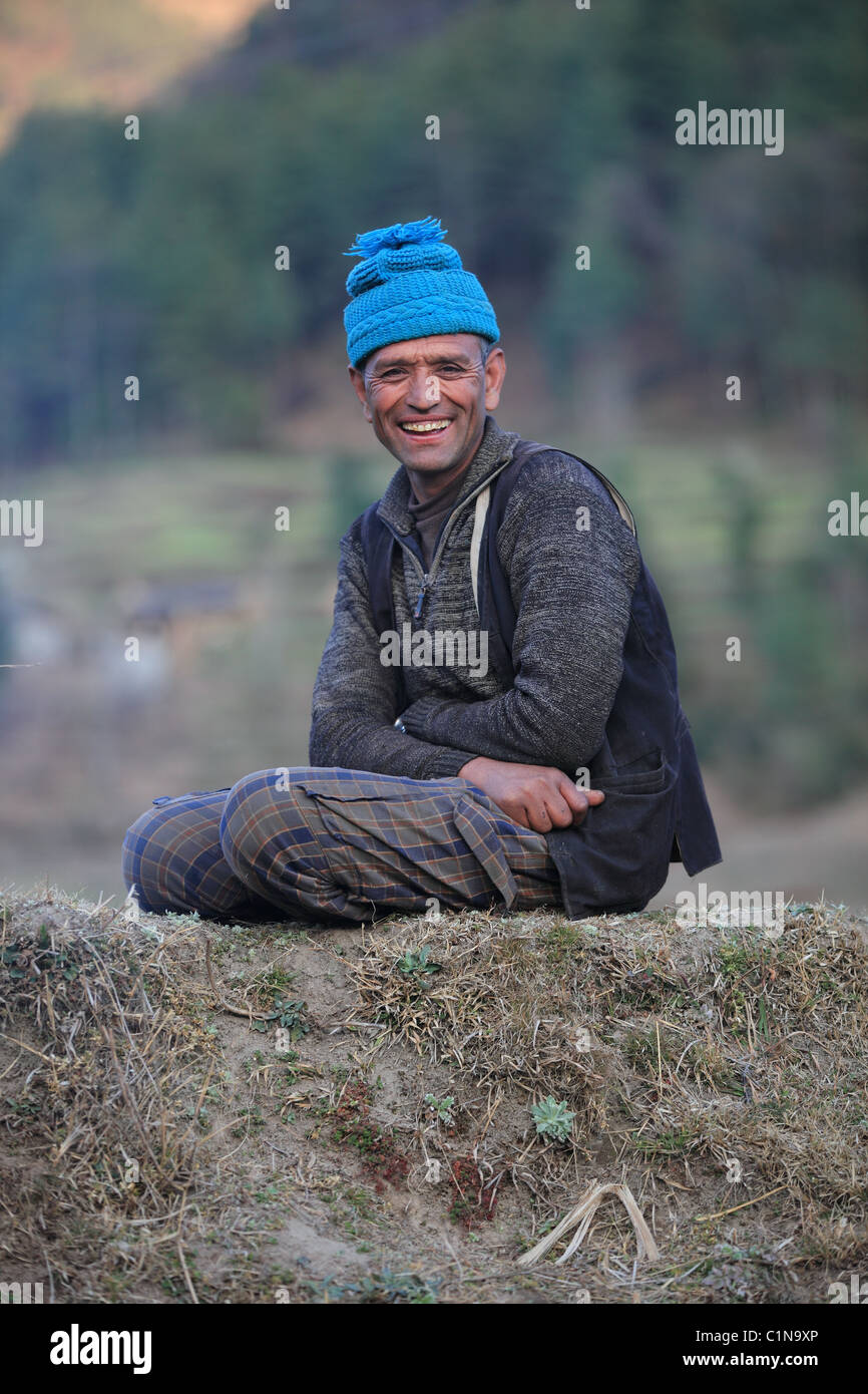 Nepali man in the Himalaya Nepal Stock Photo - Alamy