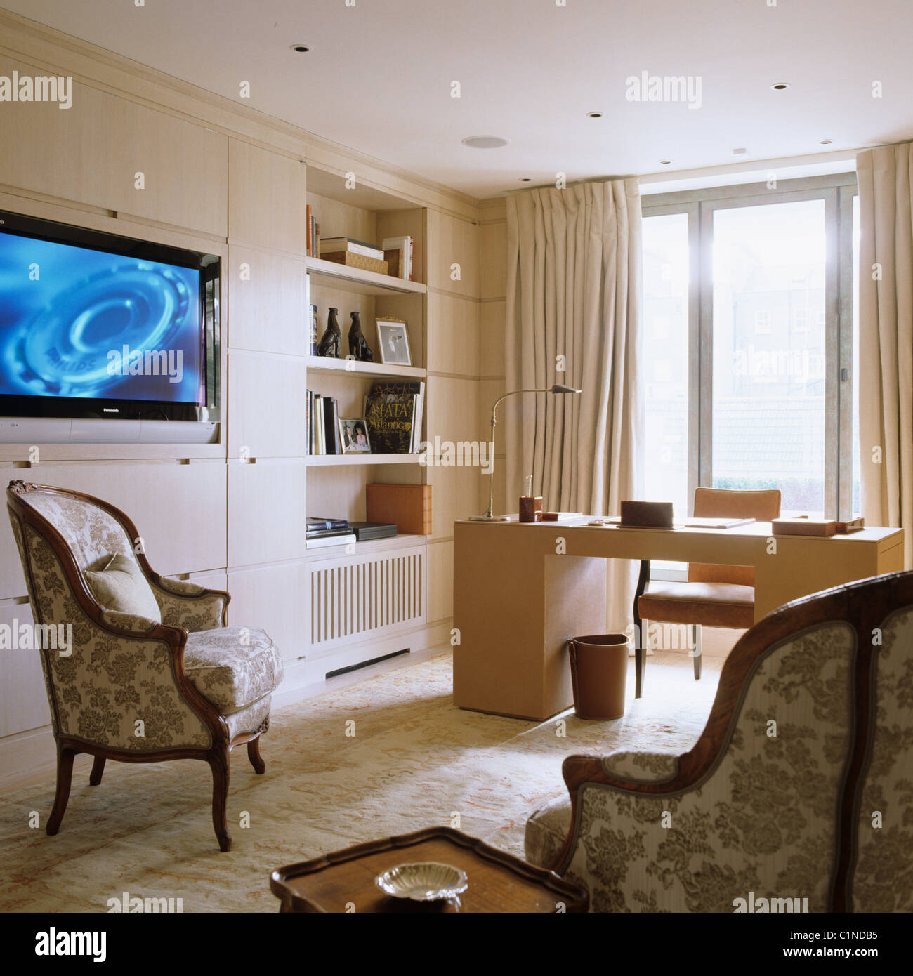 19th century Belgravia flat renovation furnished by Emily Todhunter ...