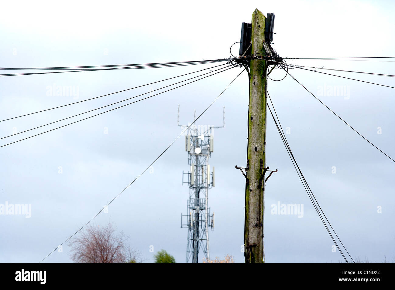Cell phone mast hi-res stock photography and images - Alamy