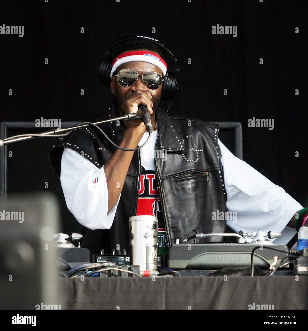 Afrika bambaataa hi-res stock photography and images - Alamy