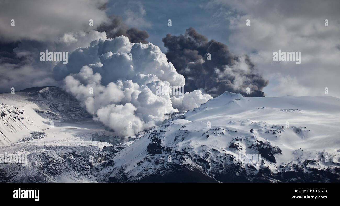 Eyjafjallajokull volcano erupting, Iceland Spring 2010 Stock Photo - Alamy