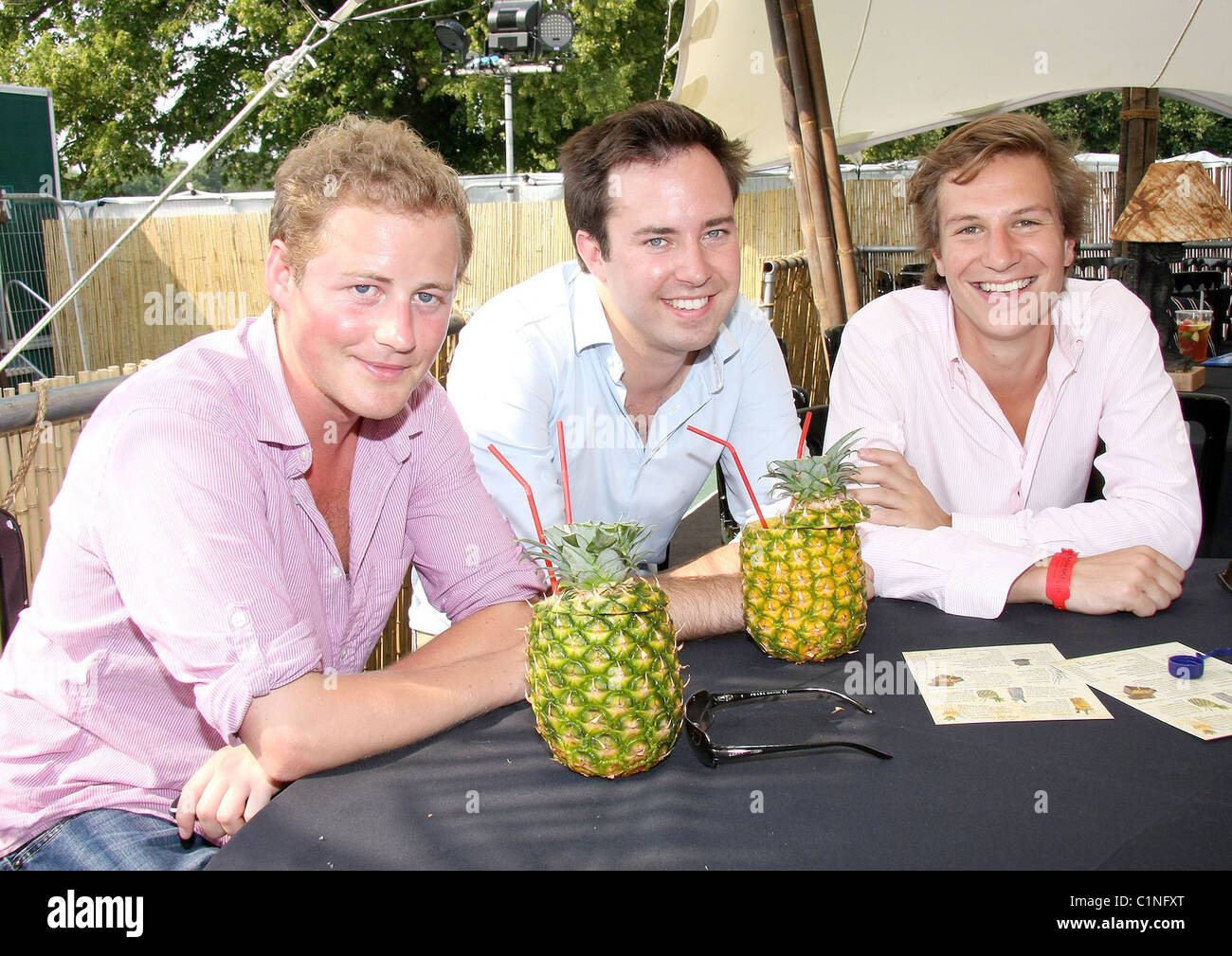 Guy pelly dave clark friend hi-res stock photography and images - Alamy