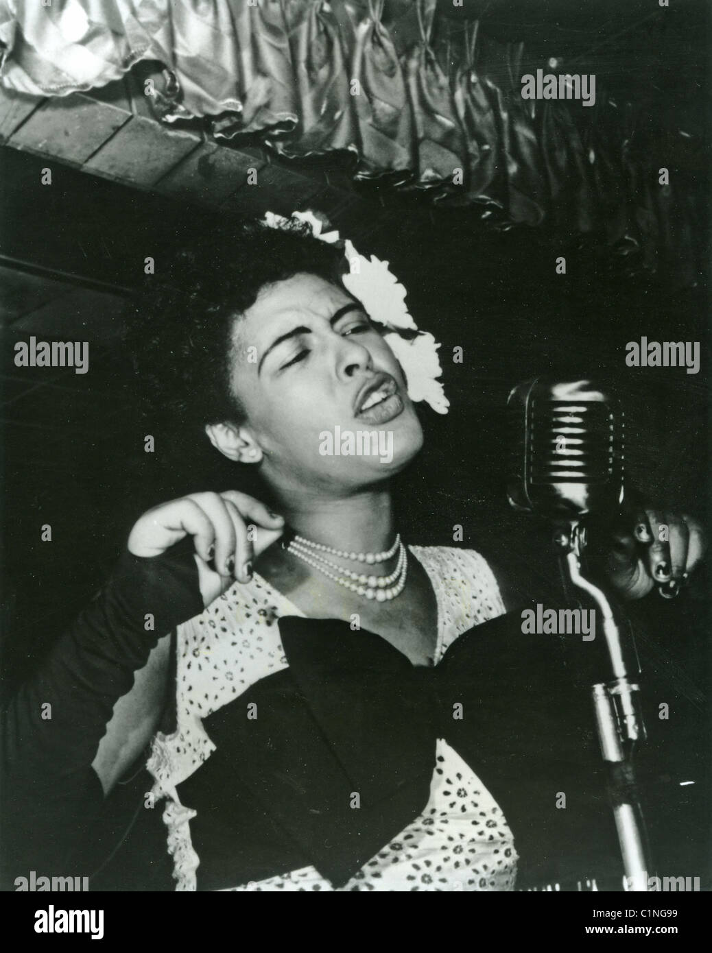 BILLIE HOLIDAY (1915-1959) US jazz singer Stock Photo - Alamy