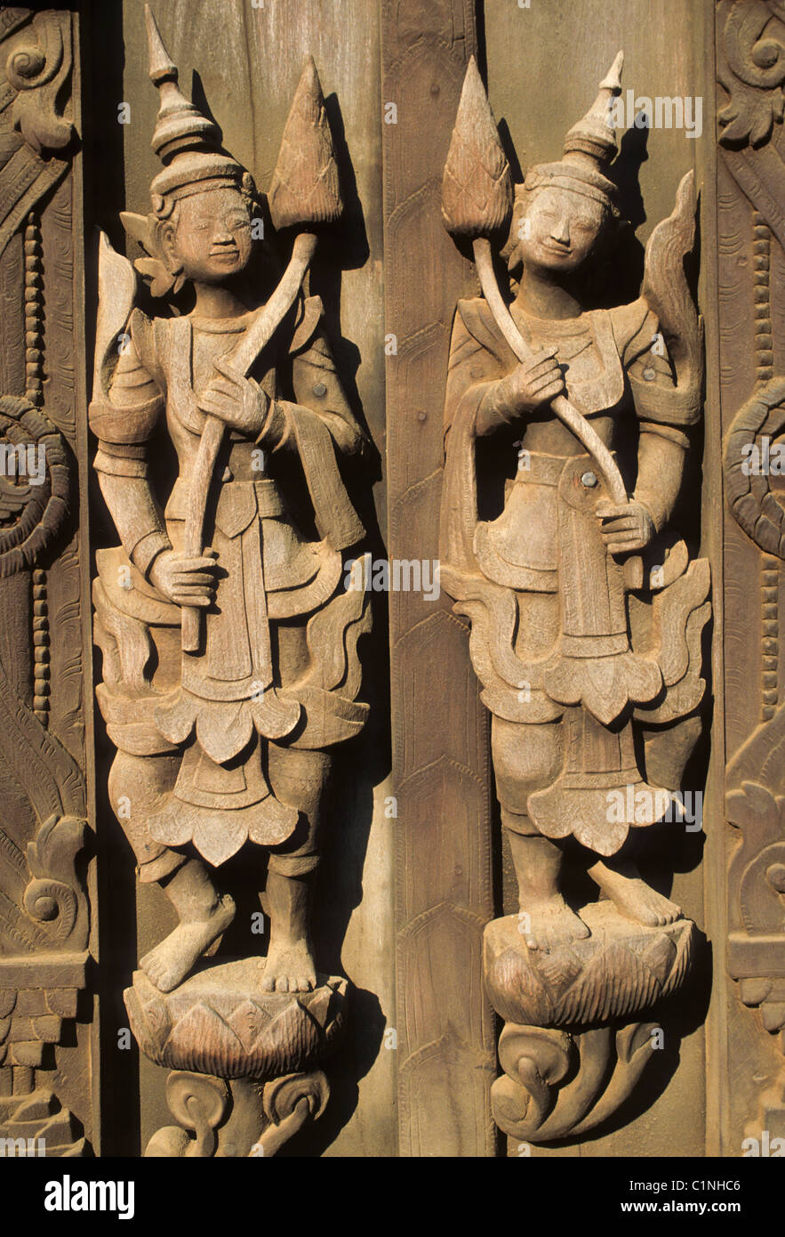 Elk130-1990 Myanmar (Burma), Mandalay, Shwe Inbin Pagoda, wood carving ...